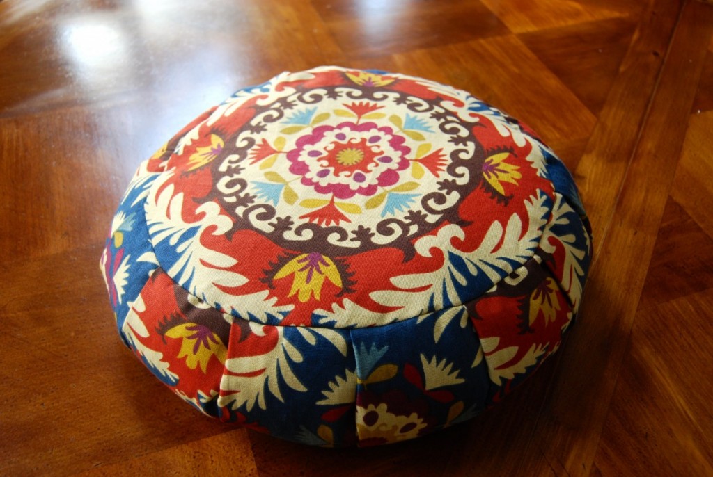 How to Make Your Own Meditation Pillow - büddhi - Online Yoga Classes ...
